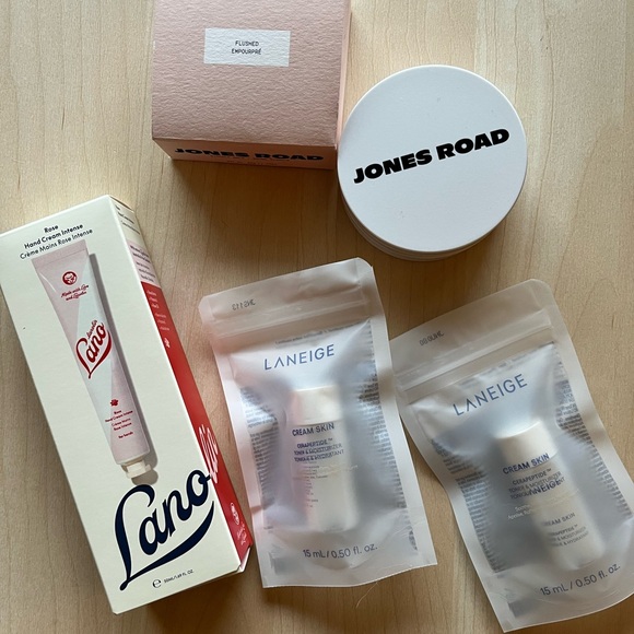 Jones Road | Makeup | Jones Road Flushed Miracle Balm Lano Kamilas Hand ...